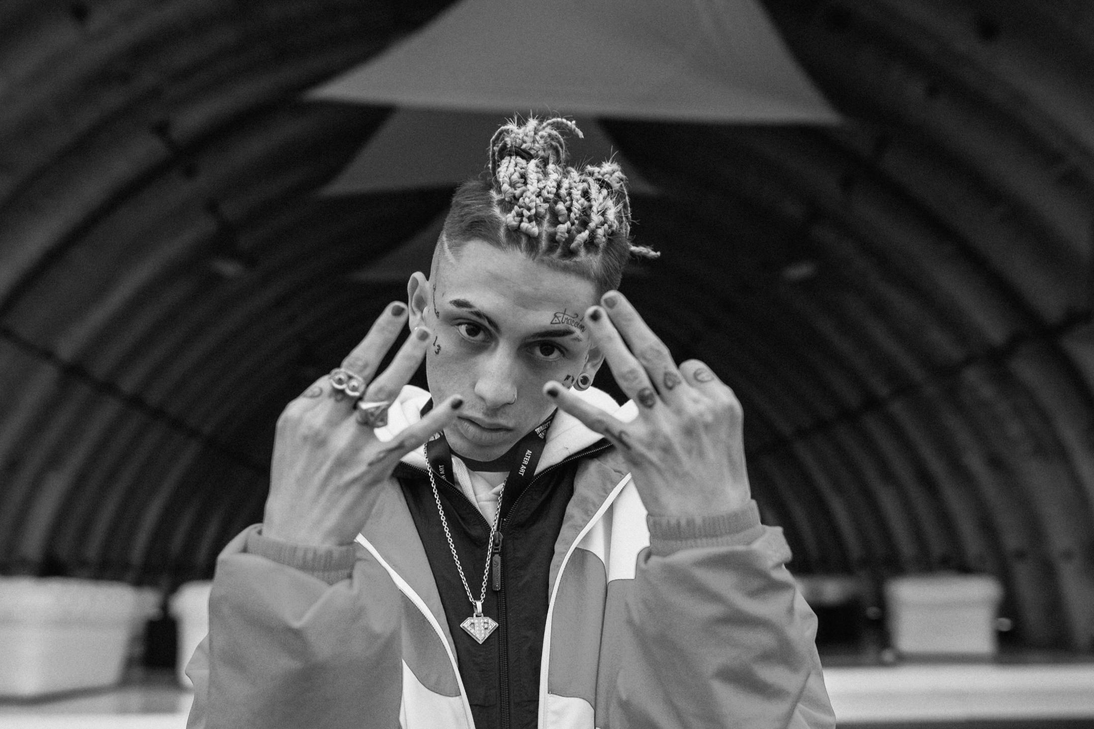 Khea lanza "Trapicheo", su mixtape debut | Nostromo Magazine